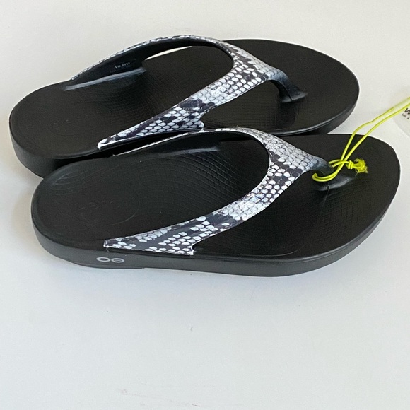 OOFOS | Shoes | Oofos Oolala Thong Limited Edition Snake | Poshmark